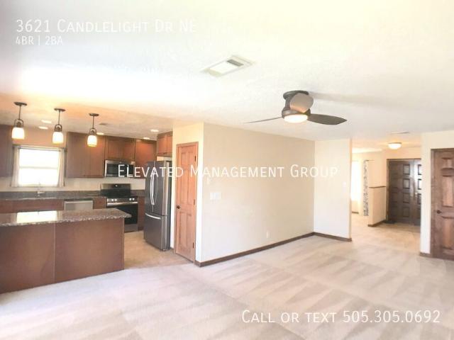 Spacious 4 Bedroom Home in NE Heights! Near Comanche/Juan Tabo. Refrigerated Air