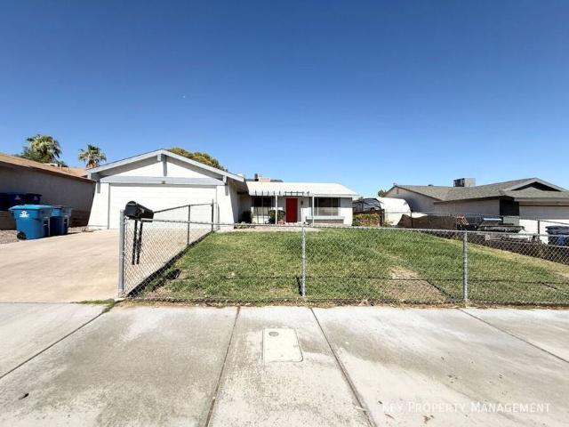 Spacious 4 bedroom home in Henderson No carpet!