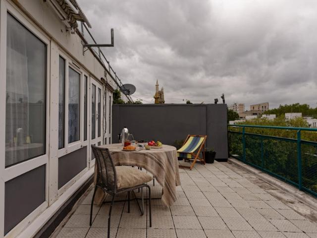 Spacious 4Bed Flat+ Lounge with Private Terrace