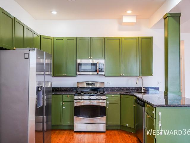 Spacious 4BR / 3BA South Side Gem with Parking – Near Hyde Park & Downtown