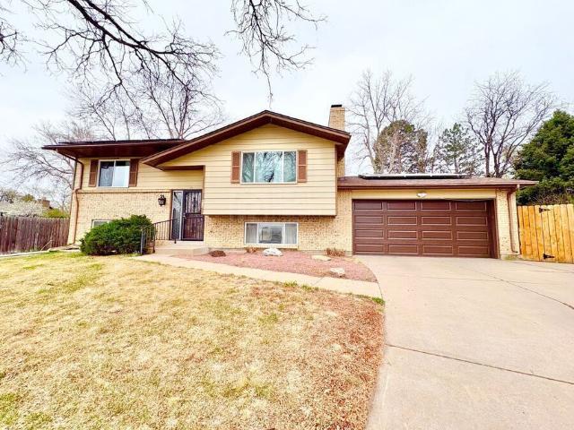 Spacious 4BR Home on Cul de Sac with Huge Yard, Solar Panels & Finished Basement Near Expo Park