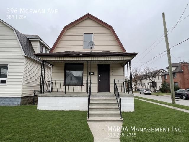 SPACIOUS 5 BED/2 BATH HOUSE! + Utilities
