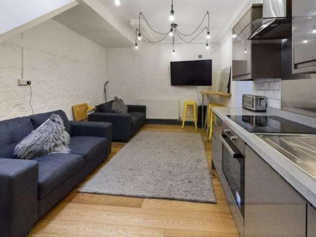 Spacious 5 Bed Hidden Gem in Central Hove Room 3