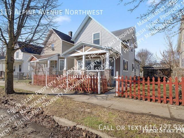 Spacious 5 Bed Home with 2.5 Baths