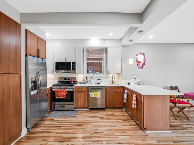 Spacious 5 Bedroom Home with Den and Balcony in Columbia Heights