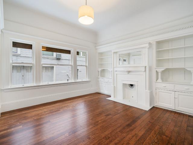 Spacious 5BR/3BA Apartment with In Unit Laundry in Heart of North Beach!