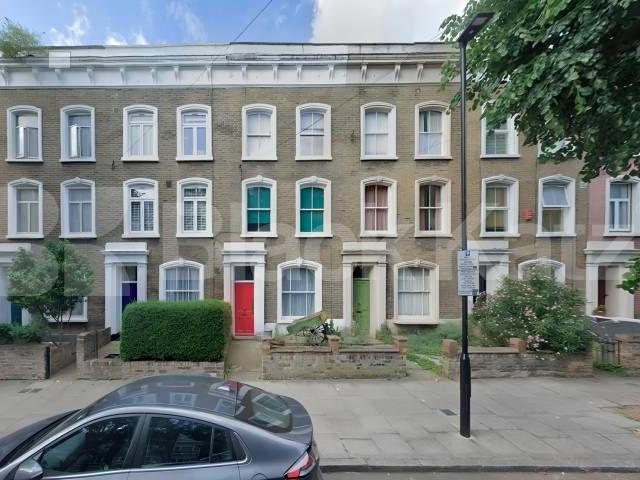 Spacious 6 Bedroom home with Garden & Summer House