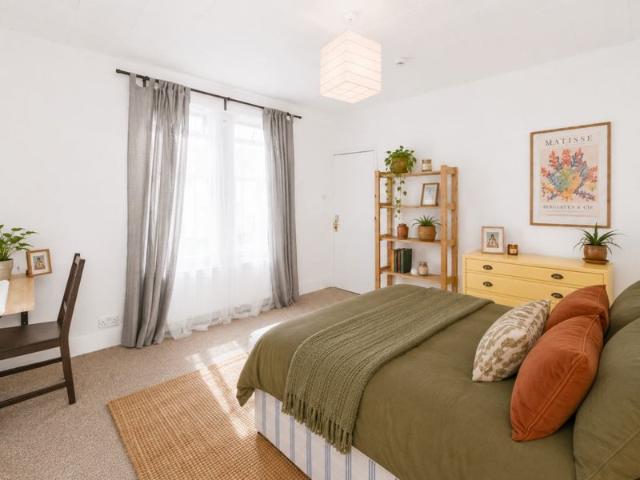 Spacious 7 Bed House Near Gloucester Road