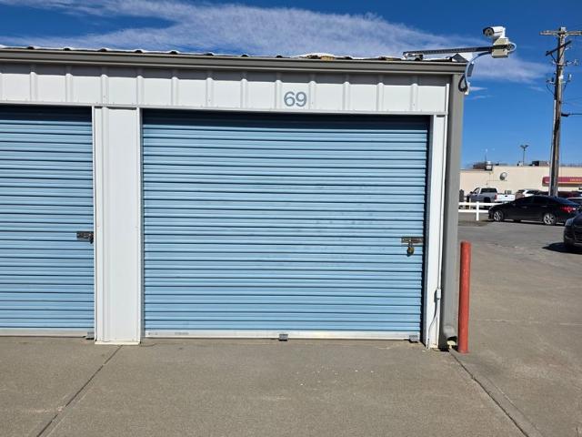 Spacious 10x10 units available now