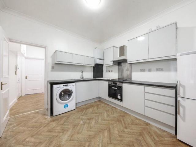 Spacious 1 bed close by Fulham and Parsons Green