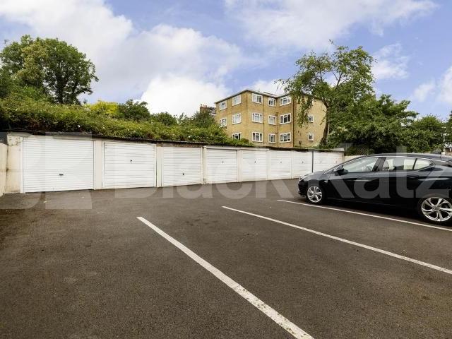 Spacious 1 Bed Flat N7 | Parking, Quiet Aspect & High Ceilings
