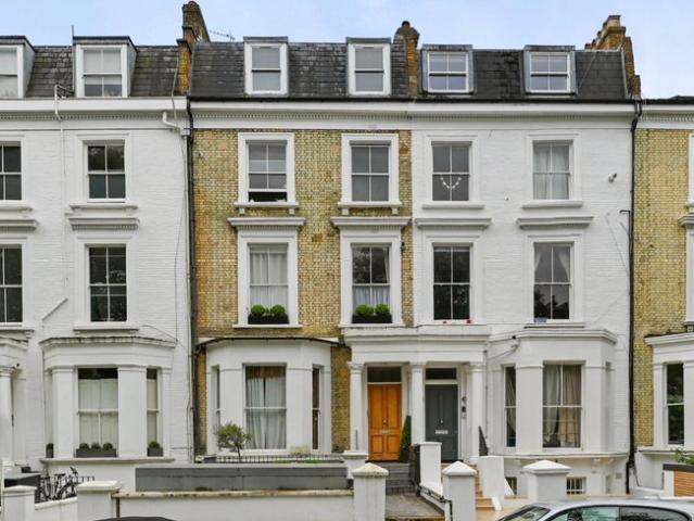Spacious 1 bed + study available immediately!