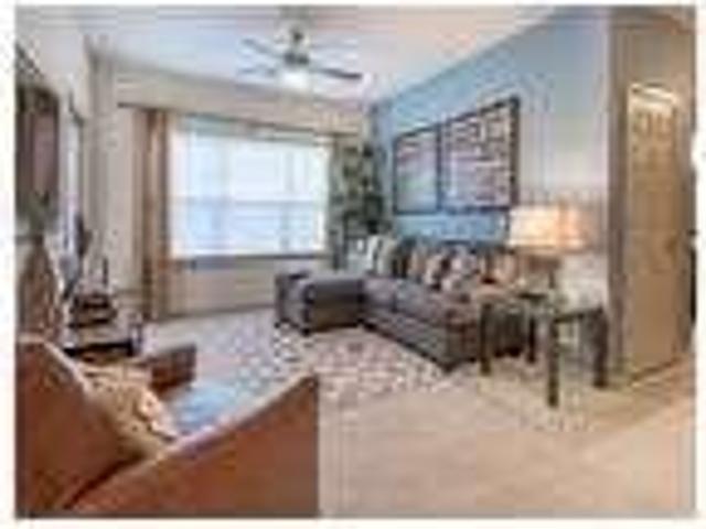 Spacious 1 bedroom, 1 bath. Pet OK!