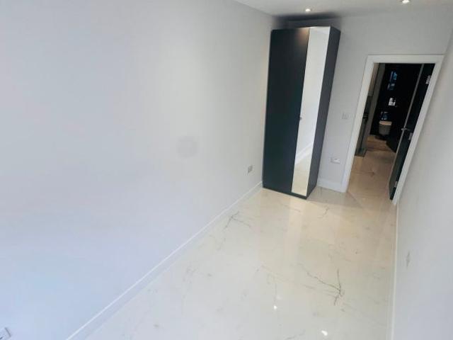 Spacious 1 Bedroom Accommodation Available