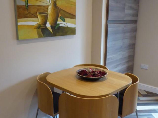 Spacious 1 Bedroom Flat available TO LET on Keighley Road, Bradford