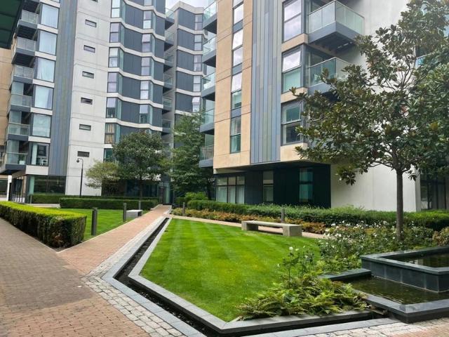 Spacious 1 Bedroom Flat Near Old Street EC1V