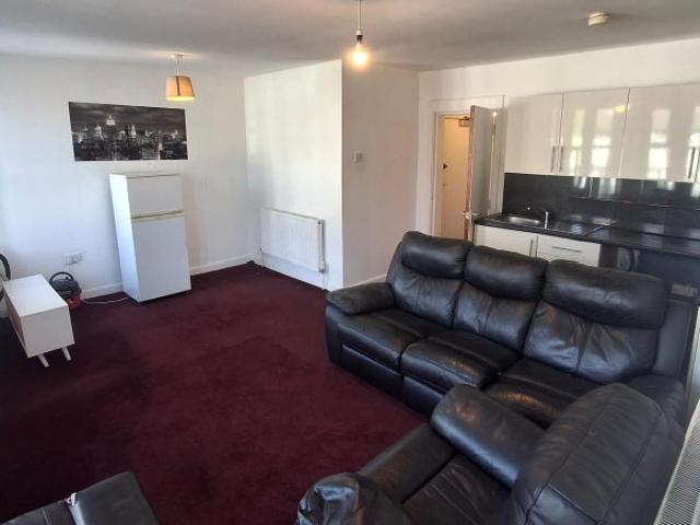 Spacious 1 Bedroom Flat Priory Road