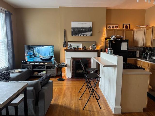 Spacious 1 BR APT Mount Adams with Parking