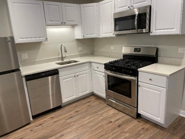 Spacious 1 BR in Belmont Cragin| 2736 N Laramie A