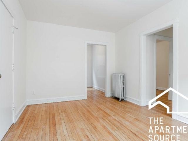 Spacious 1bed 1bath in Logan Square