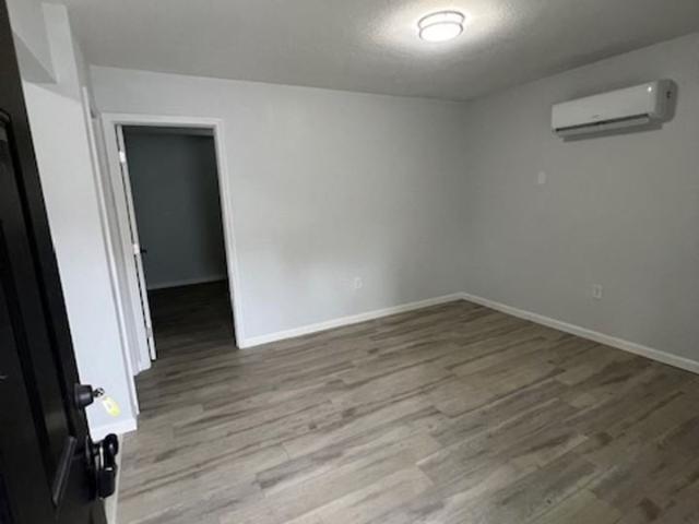 Spacious 1BR/1BA with a huge walk 1 Bedroom Apartment for Rent at 1500 Jo Ann Ct, University, FL 33613 Cross Fletcher