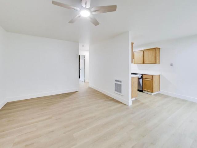 Spacious 1BR Apartment with Pool Access & Parking Near Marina Area w/ Balcony