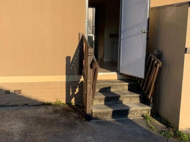 Spacious 2/1 apartment well located in Boca Raton $1,100