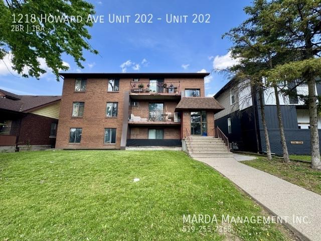 SPACIOUS 2 BED/1BATH W/ BALCONY ON HOWARD & GILES + HYDRO