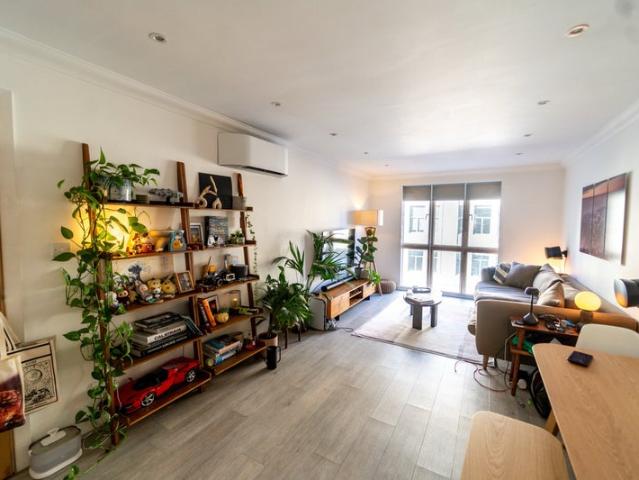Spacious 2 bed 2 bath w/Air Conditioning