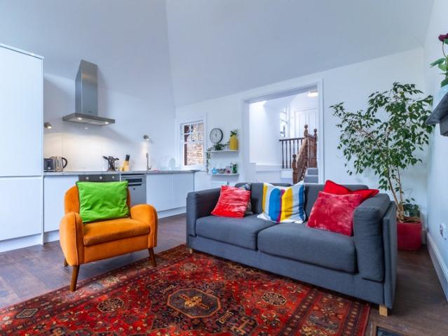 Spacious 2 Bed 2 Bath with an Ensuite