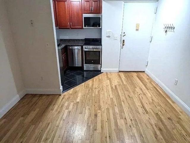 spacious 2 bed in the heart of Hell’s Kitchen