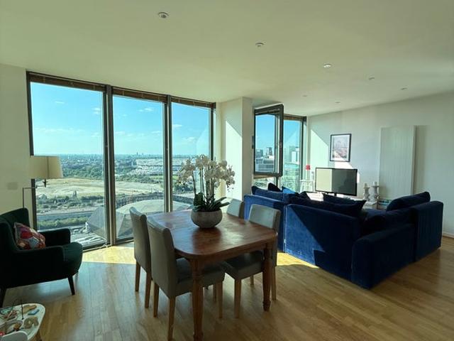 Spacious 2 bedroom, 3 bathroom Penthouse