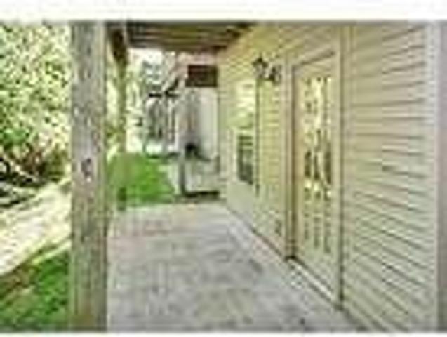 Spacious 2 bedroom, 1 bath