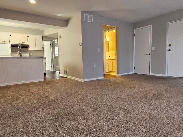 Spacious 2 bedroom 2 bath apartments in Harrison Township!