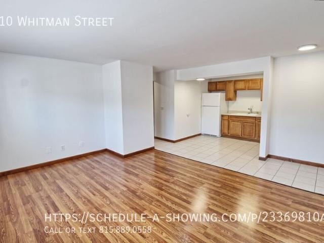 Spacious 2 Bedroom Apt Home! Washer/Dryer Included!