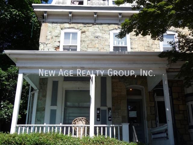 Spacious 2 Bedroom Apartment on Drexel's Campus!