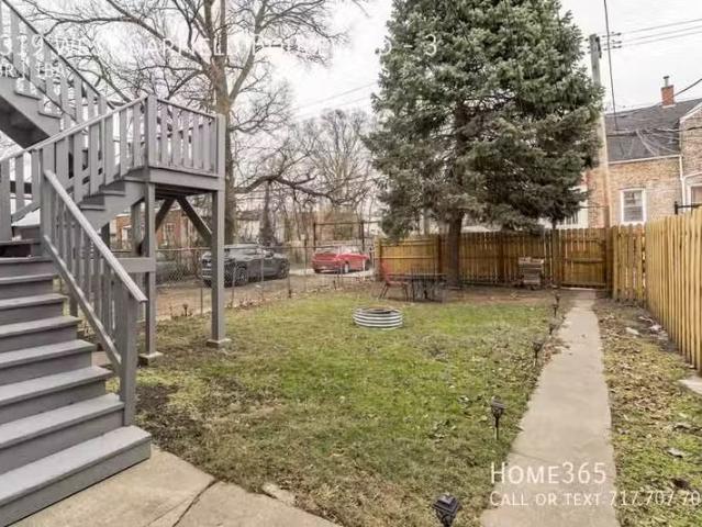 Spacious 2 Bedroom Apartment in Prime Chicago Location! 1319.