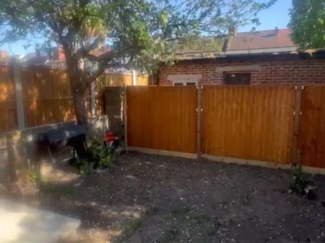 Spacious 2 Bedroom Ground Floor Apartment with Private Garden
