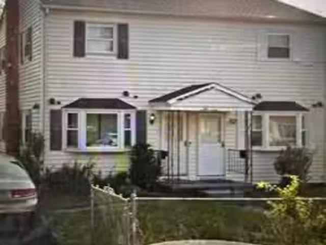 SPACIOUS 2 BEDROOM HALF DUPLEX STRATFORD, MILFORD, FAIRFIELD.