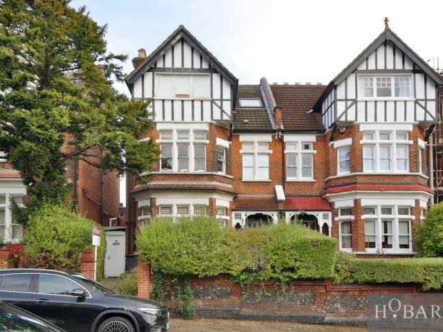 Spacious 2 Bedroom Split Level Maisonette with Garden Access