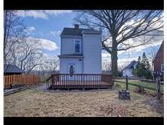 Spacious 2 bedroom Ranch home