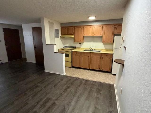 Spacious 2 Bedroom Retreat in the Heart of Englewood
