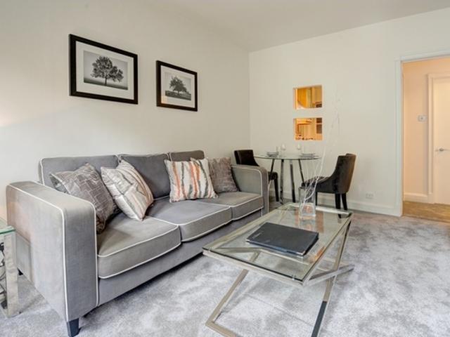 Spacious 2 Double Bedroom Flat, Chelsea