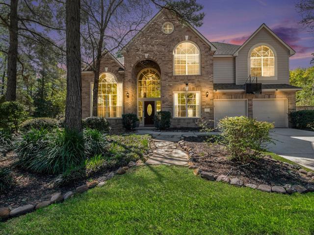Spacious 2 Story, 5 Bedroom Home with a Pool in The Woodlands