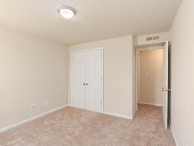 Spacious 2B2B at The Redwood downtown Baltimore