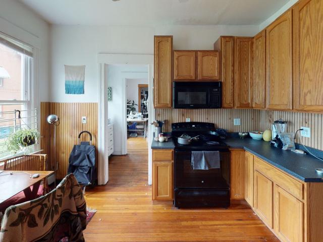 Spacious 2BR on Science Hill | Huge Kitchen & Living Area | Near Yale