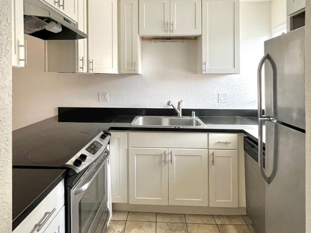 Spacious 2x1 Townhome in Wooded Rincon Valley Area