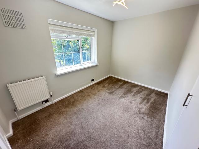 Spacious 3/4 Bed Semi Detached Family Home with Annex in Luton