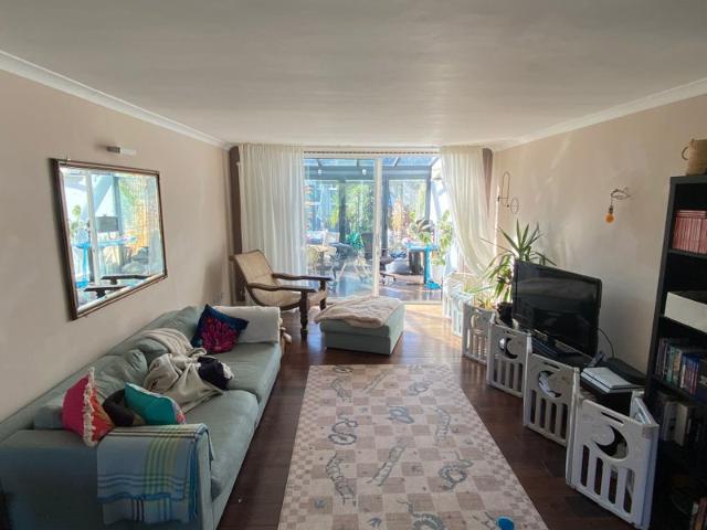 Spacious 3 bed/2 bath 160m2 house for short let