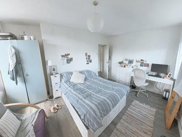 Spacious 3 Bed Apartment Holloway Road, N7
